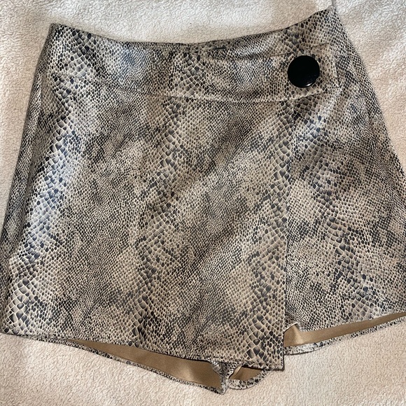 Zara | Shorts | Zara Snake Skort | Poshmark